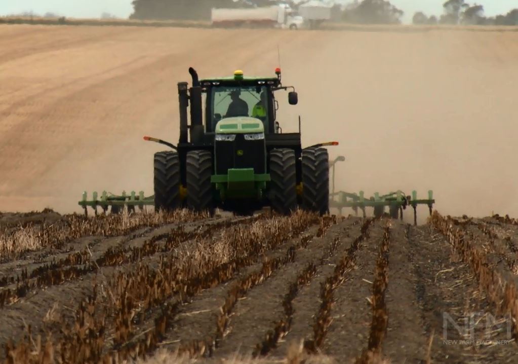 John Deere 9410R 4WD tractor review