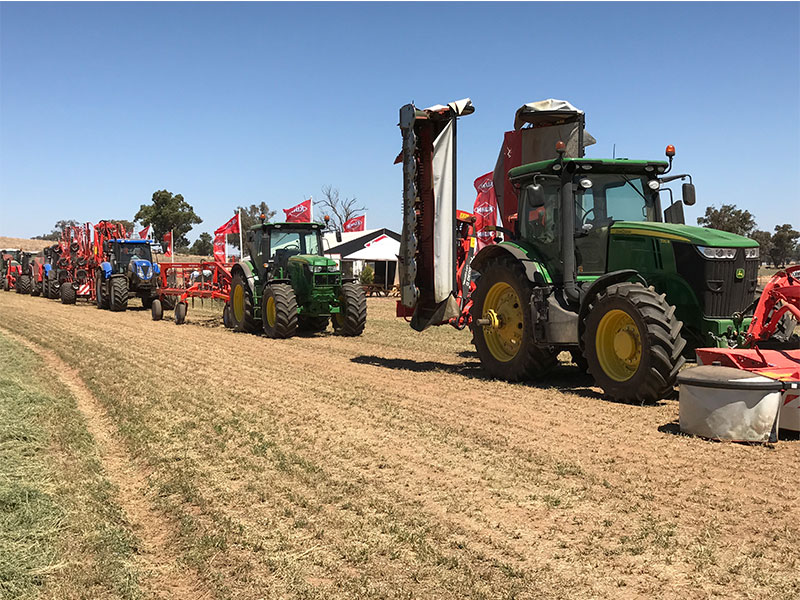 Cowra cockies check out Kuhn machinery