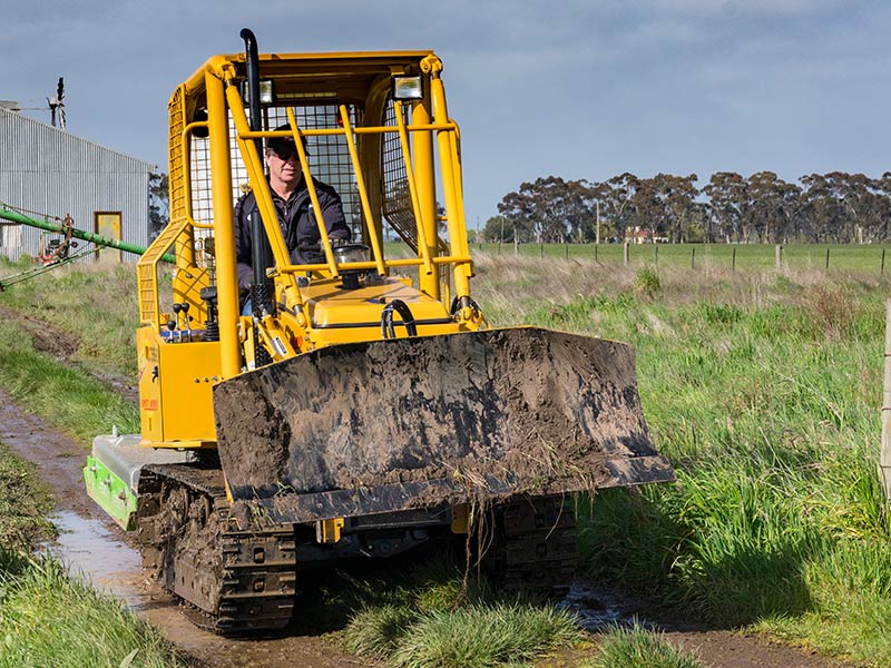 East Wind YCT356S-S compact dozer video review