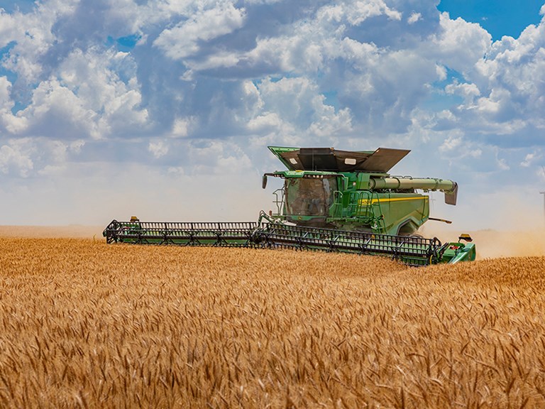 Deere launches Aussie header lineup