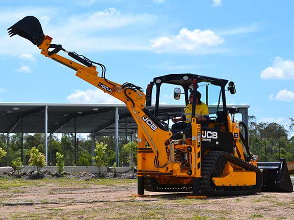Review | JCB 1CXT backhoe loader
