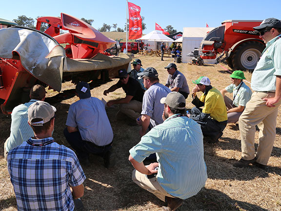 Cowra cockies check out Kuhn machinery