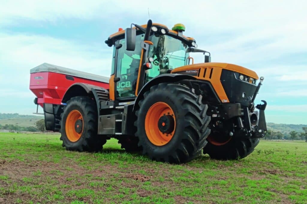 Crop farm thriving with JCB Fastracs - Trade Farm Machinery