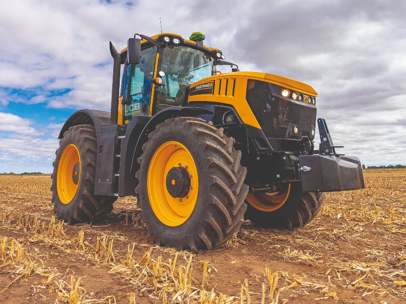 Queensland farmer showing off JCB tractor to his online fanbase - Trade ...