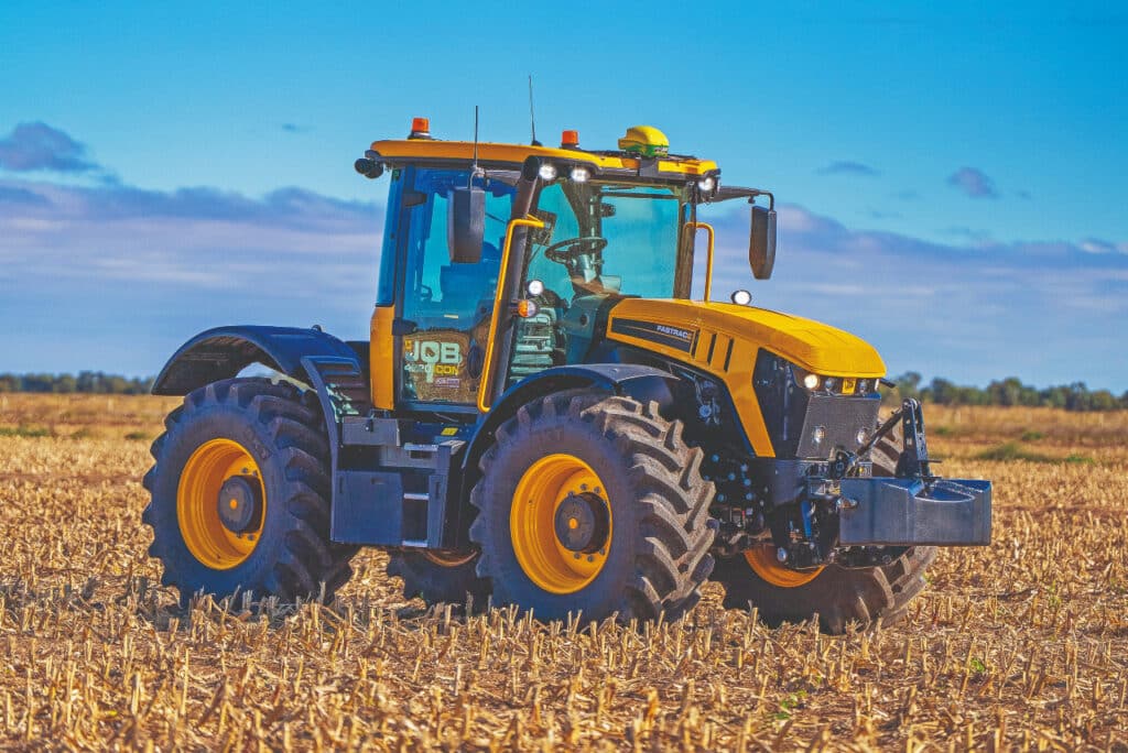 QLD sugar cane farmer continues to invest in JCB Fastrac models - Trade ...