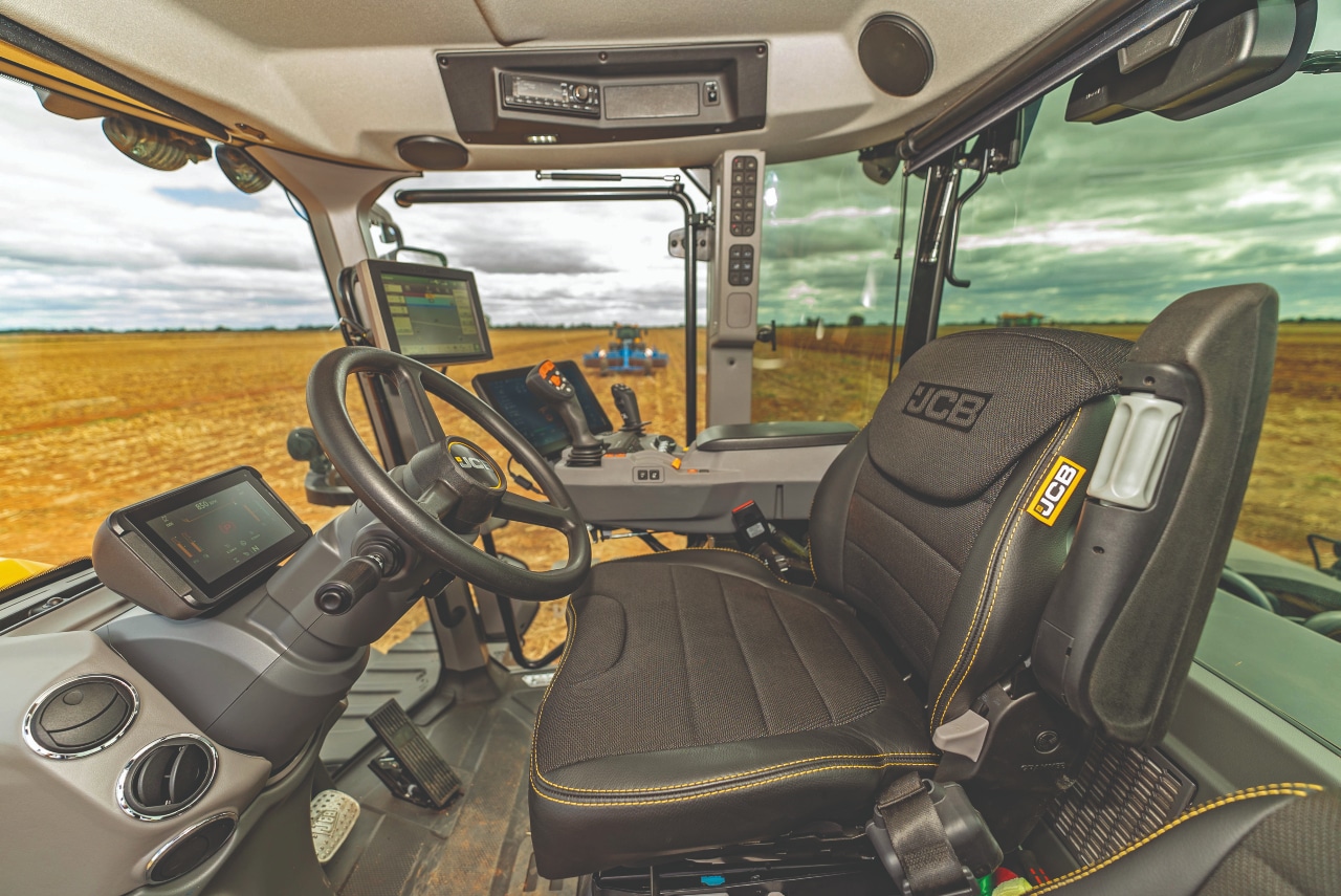 QLD sugar cane farmer continues to invest in JCB Fastrac models - Trade ...