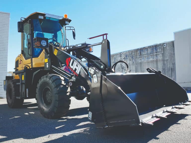UHI wheel loaders suited to agricultural work - Trade Farm Machinery
